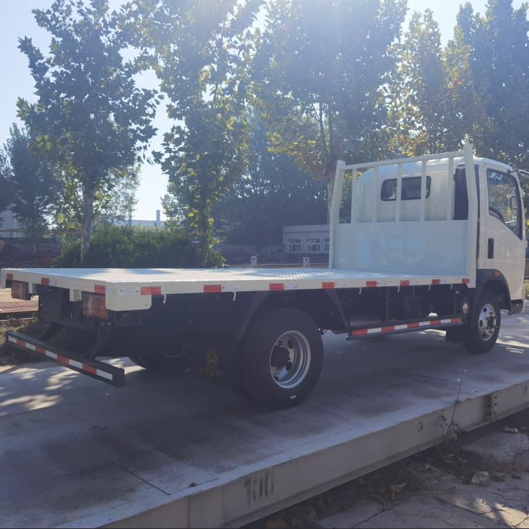 SINOTRUK HOWO 4X2 3T Flatbed Cargo Truck from China manufacturer ...