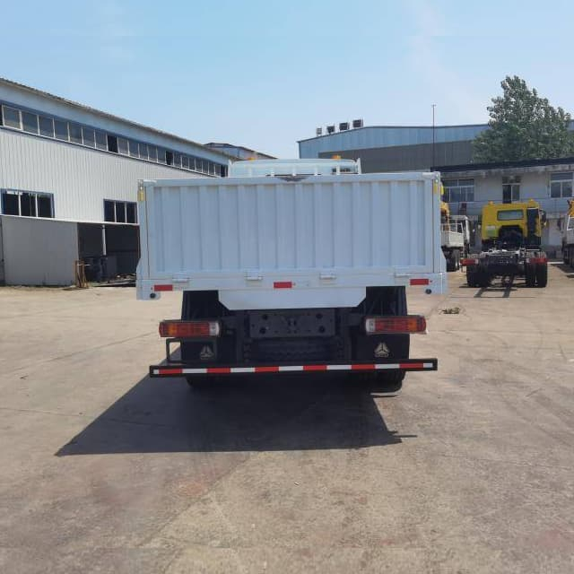 HOWO 4X2 Heavy Duty Flatbed Cargo Lorry Truck from China manufacturer ...